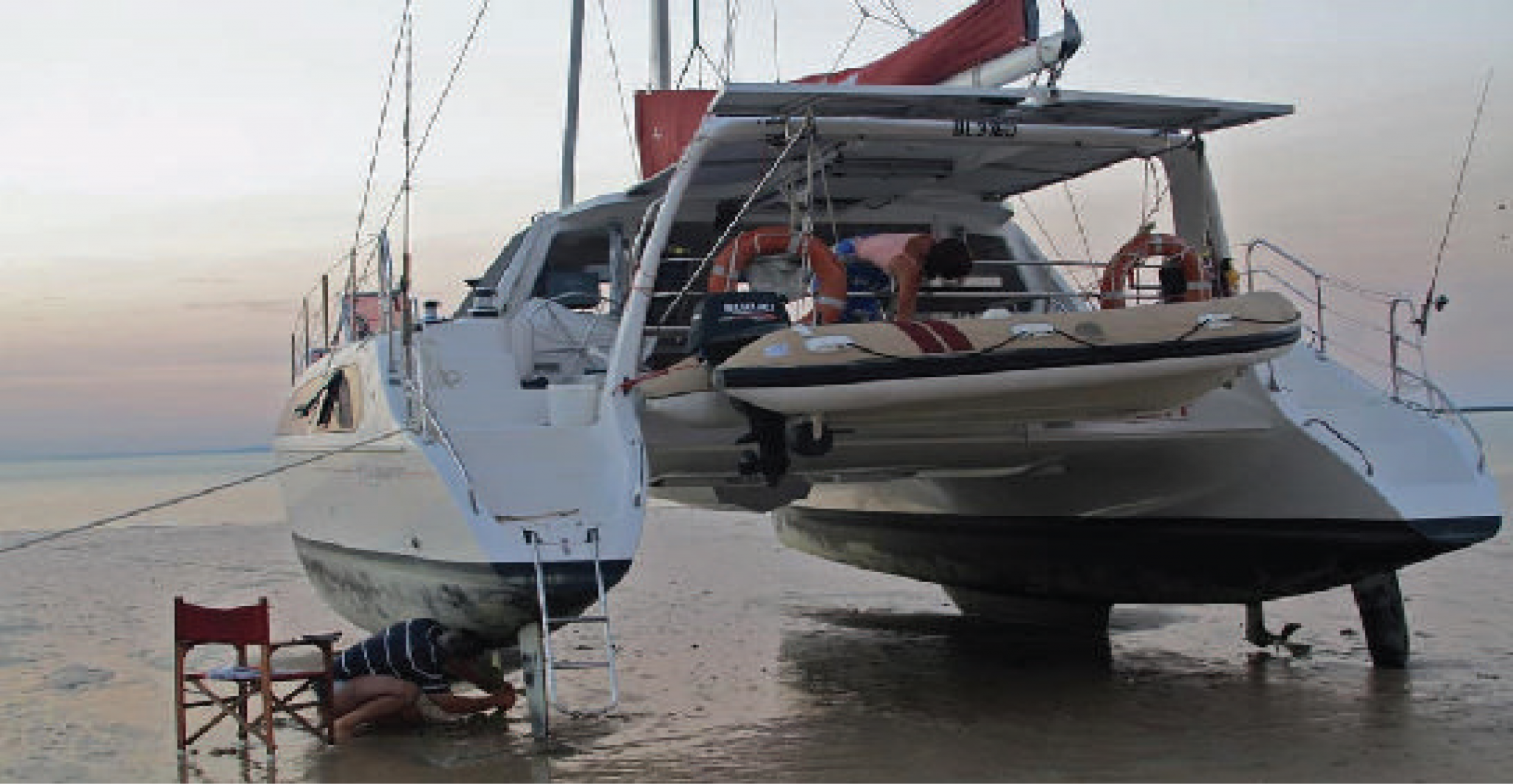 Beachability: Mini-keels or fixed rudders - Seawind Catamarans Blog