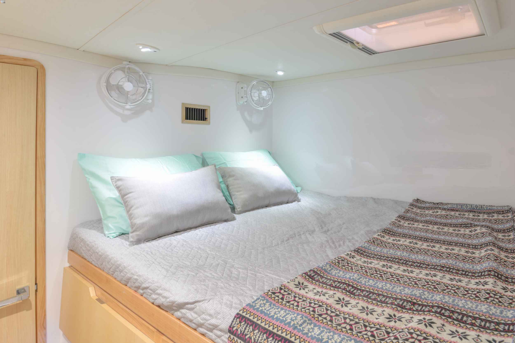 Catamarans Seawind 1170 Photos Sailing Exteriors and Interiors
